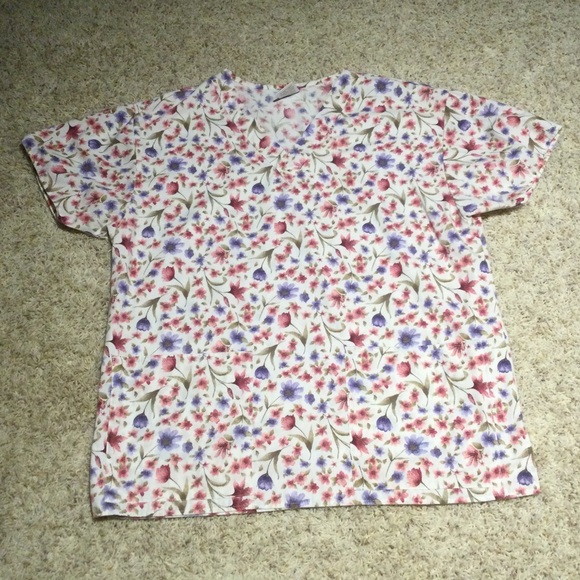 Crest | Tops | Crest Scrub Top | Poshmark